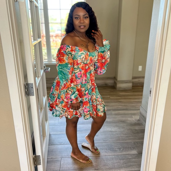 Dresses | Long Sleeve Midi Dress Model Is Wearing A Small | Poshmark